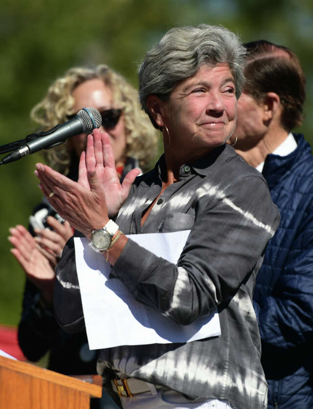 Westport Republican First Selectwoman Jen Tooker runs for CT governor