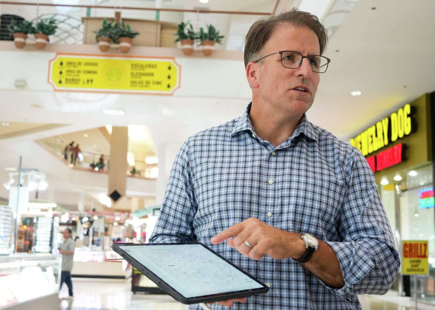 Former Sharpstown Center gets new lease on life as PlazAmericas