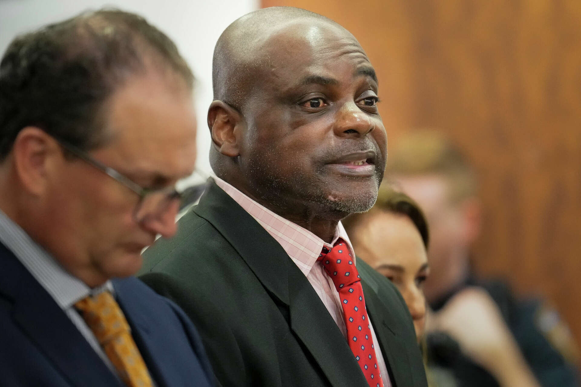 Gerald Goines trial: Defense says officer lied in search warrant