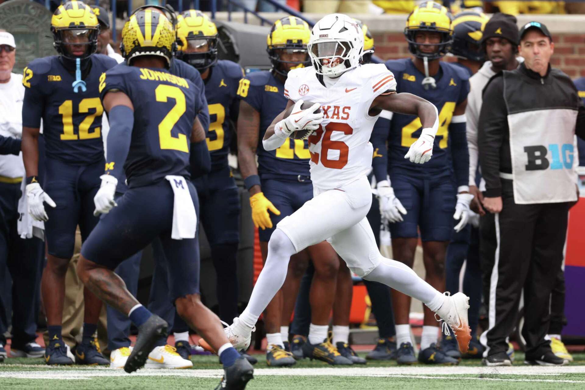 Texas bowl game: Longhorns to play Michigan in Citrus Bowl