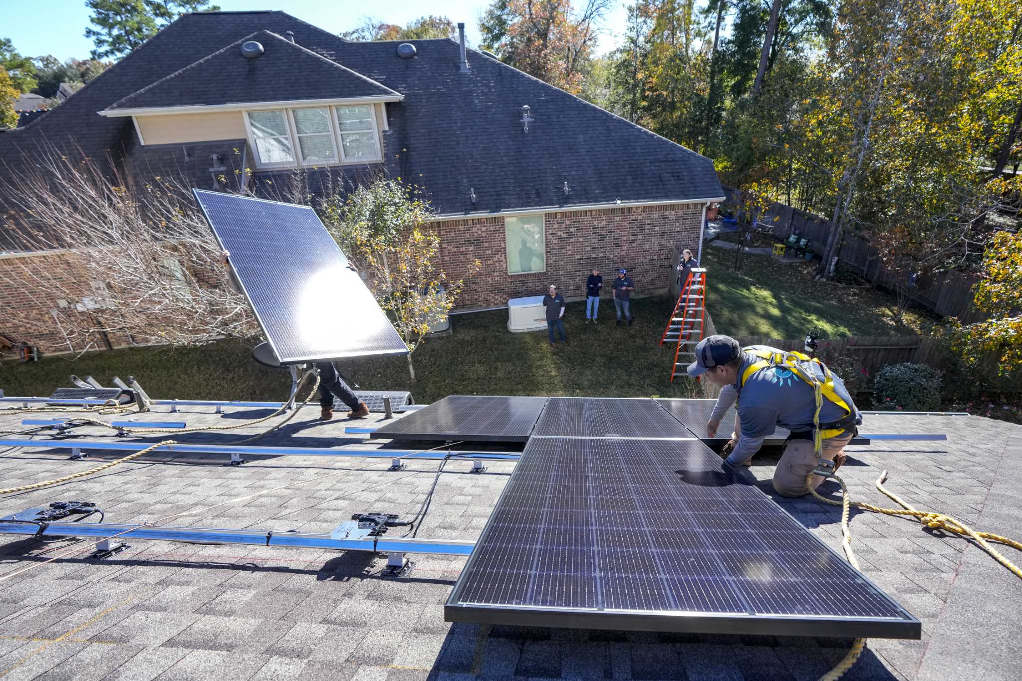 Snapshot of U.S. rooftop solar power shows it’s bigger, cheaper