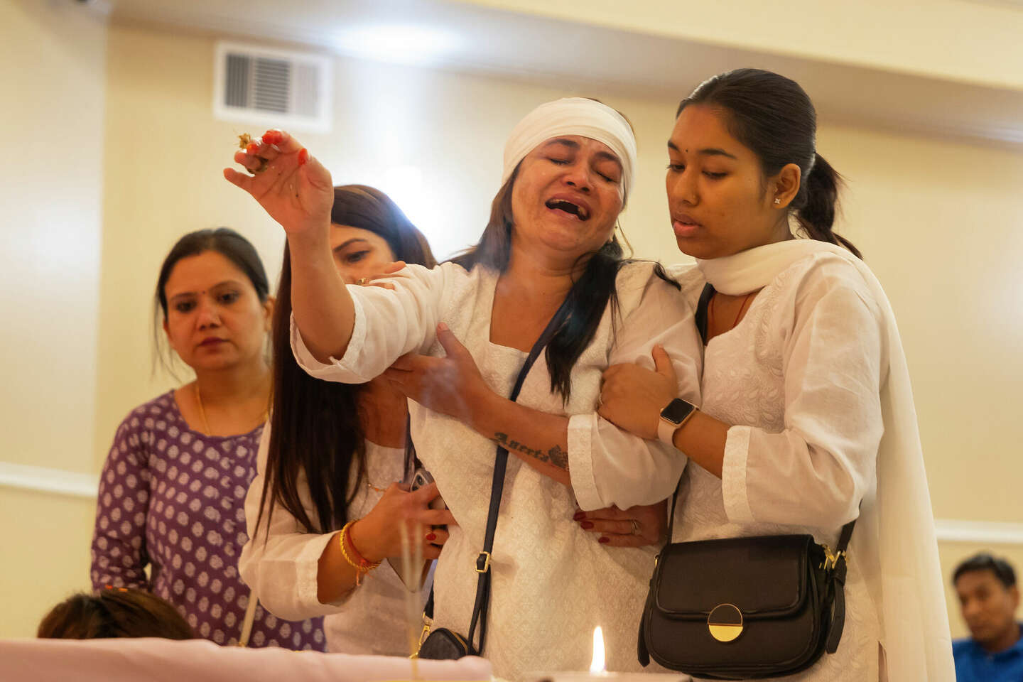 Muna Pandey remembered by Houston Nepali at funeral