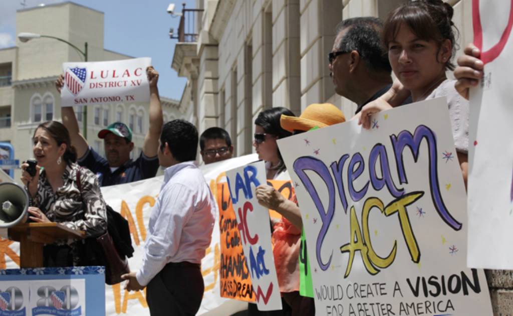 Immigration reform advocates rally at Cuellar office Immigration reform advocates rally at Cuellar office