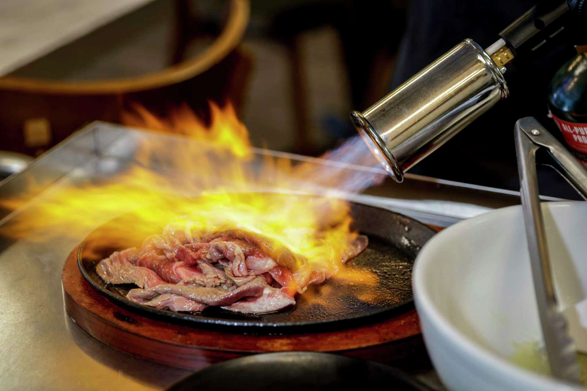 Bay Area pho shop Pho Duoi Bo features sizzling, blowtorched beef
