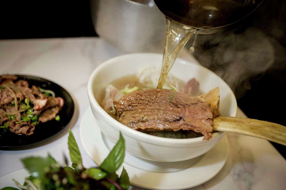 Bay Area pho shop Pho Duoi Bo features sizzling, blowtorched beef