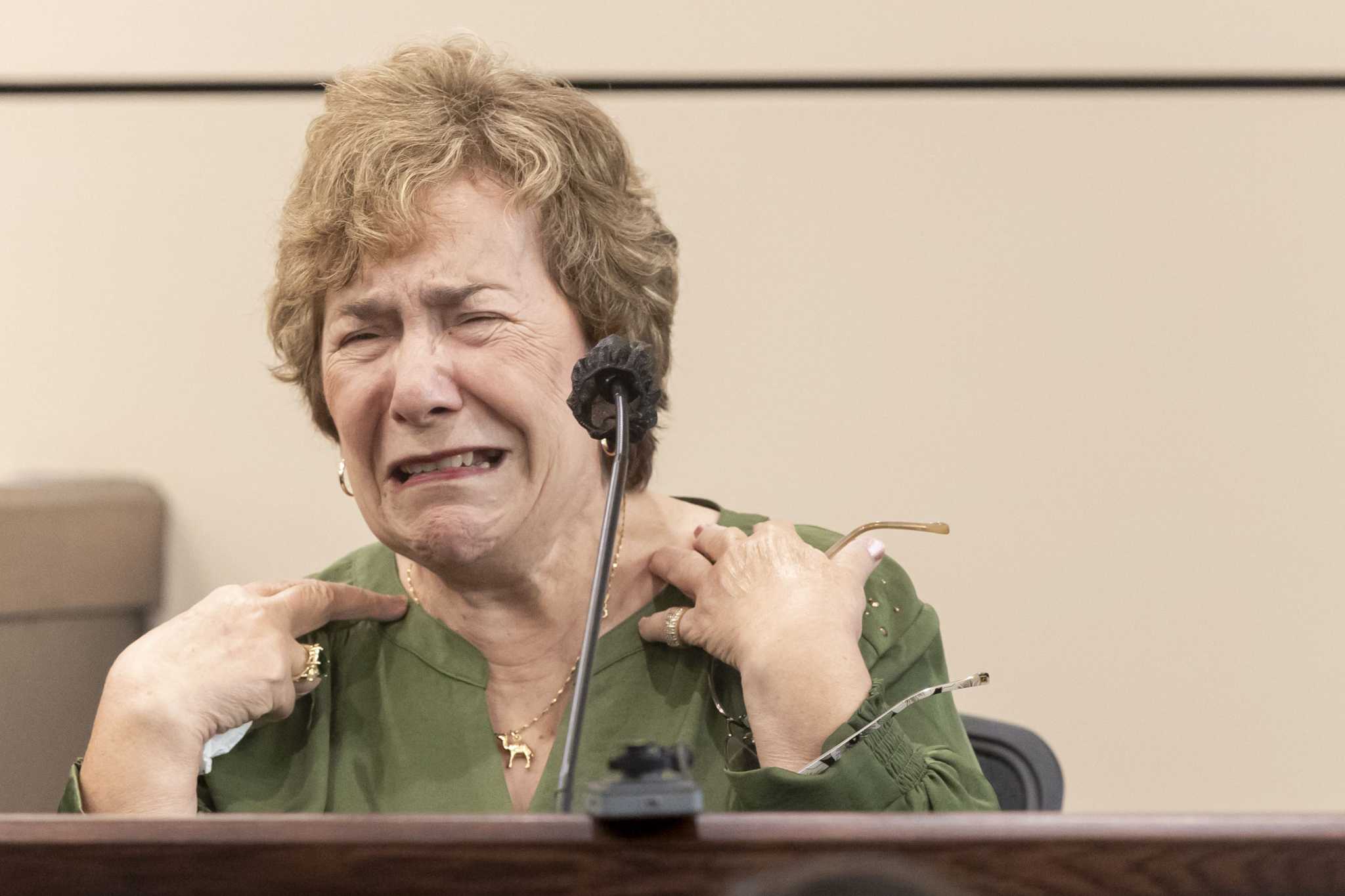 Widow describes Texas pit bull attack that killed her elderly husband