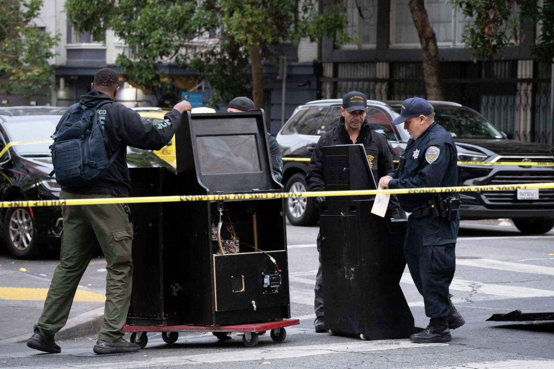 Police raid alleged Tenderloin illegal gambling operation