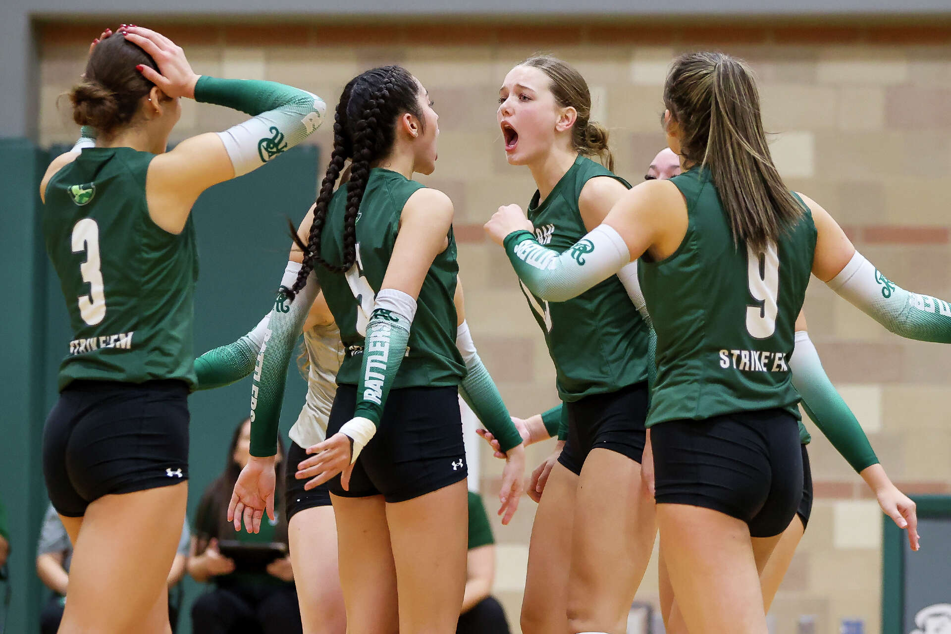 Reagan volleyball rallies for gritty win to close non-district play