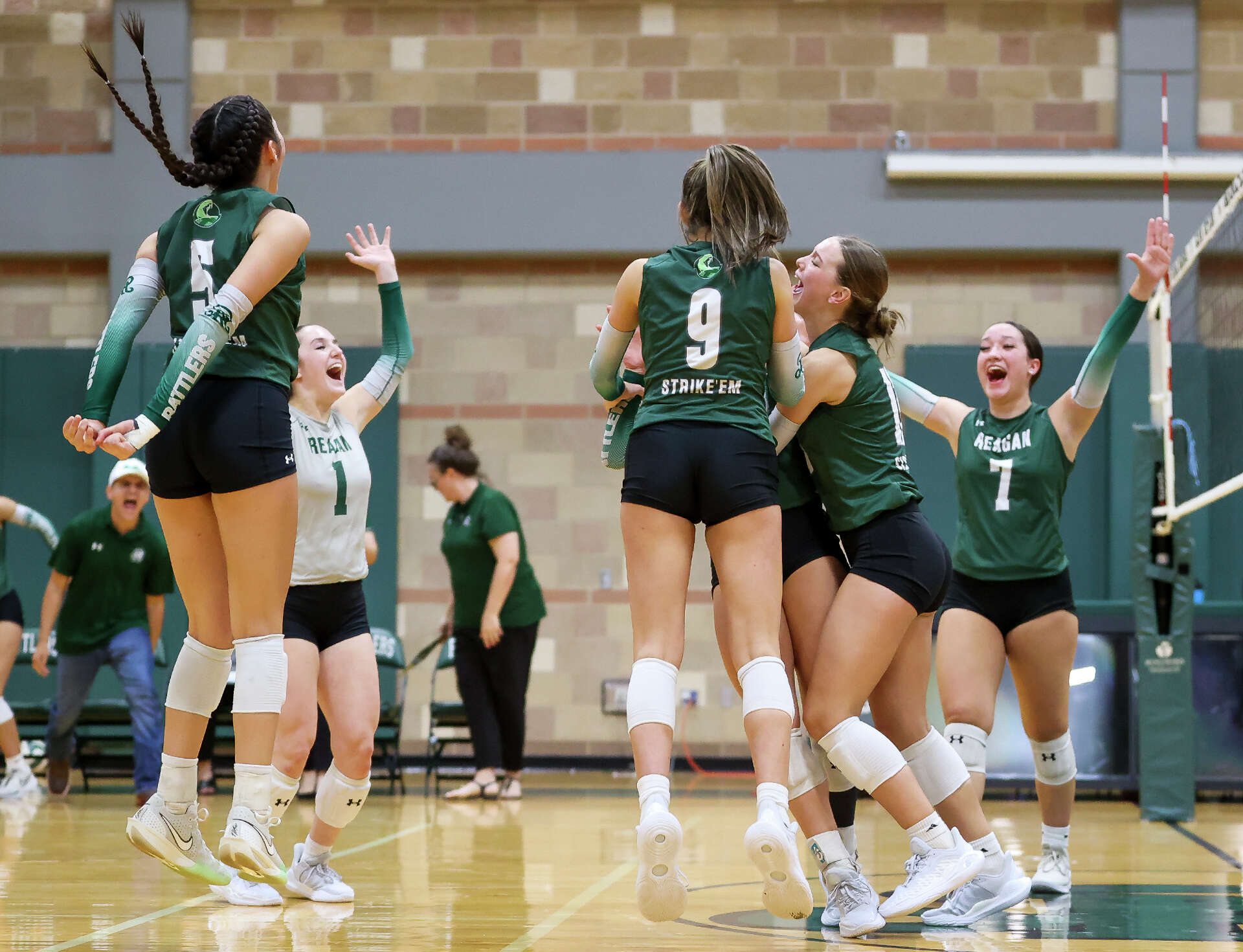Reagan volleyball rallies for gritty win to close non-district play