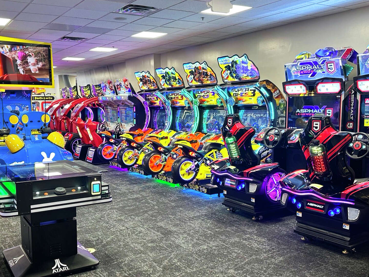 Trumbull Mall welcomes Fun Spot Arcade