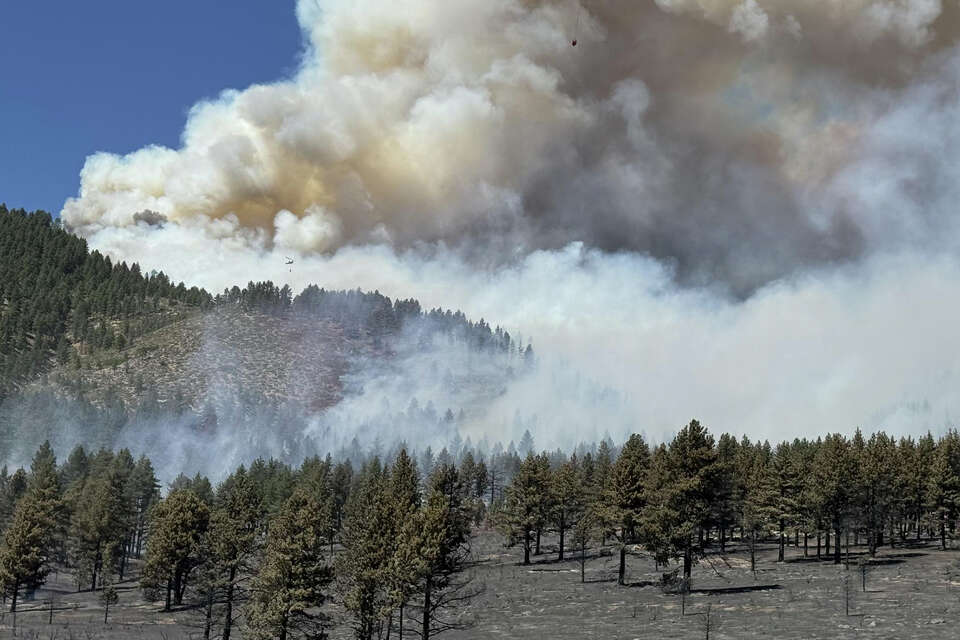 'Extremely dangerous' fire conditions threaten hundreds of Reno homes