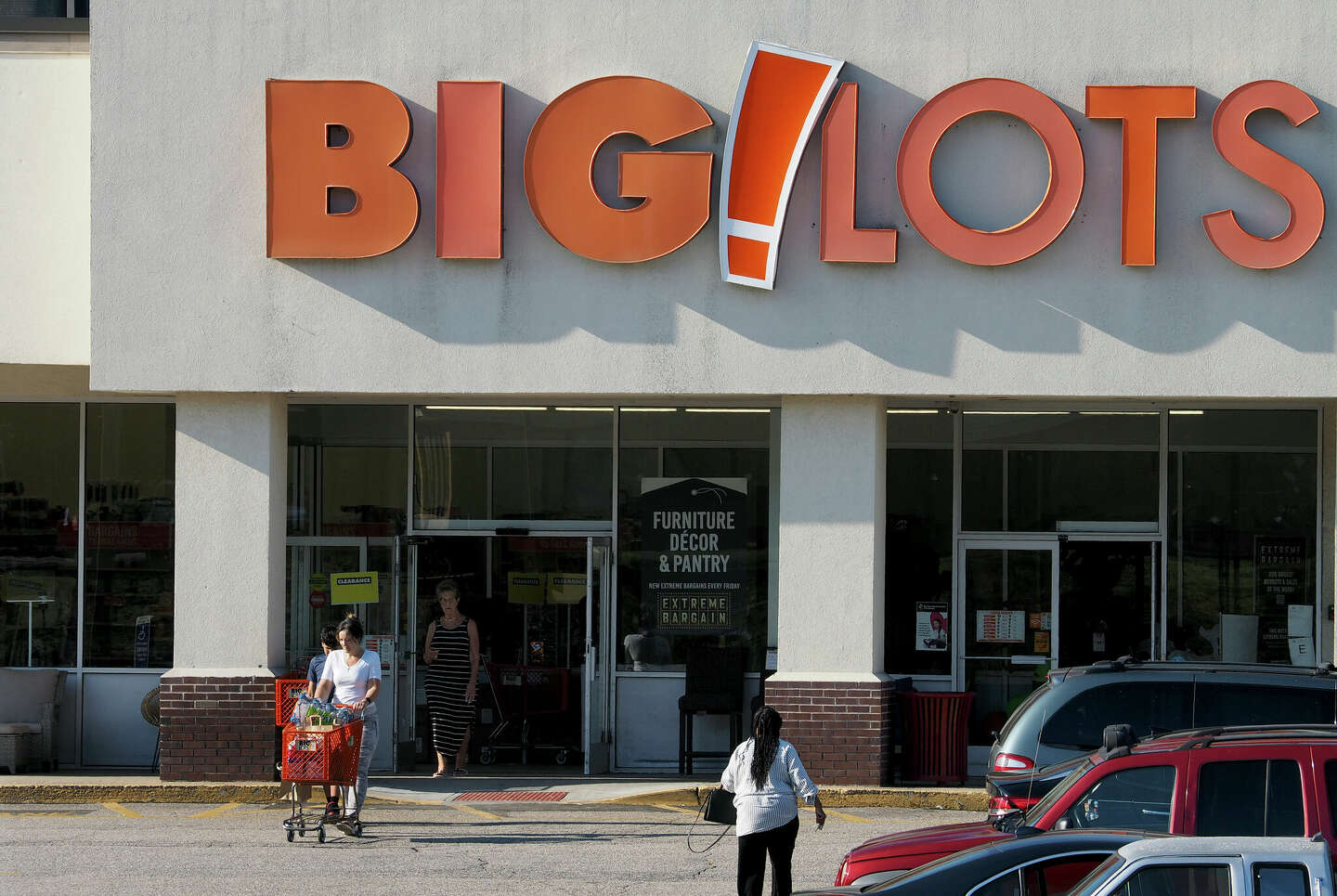 Big Lots to sell assets, including 6 CT stores, to Variety Wholesalers