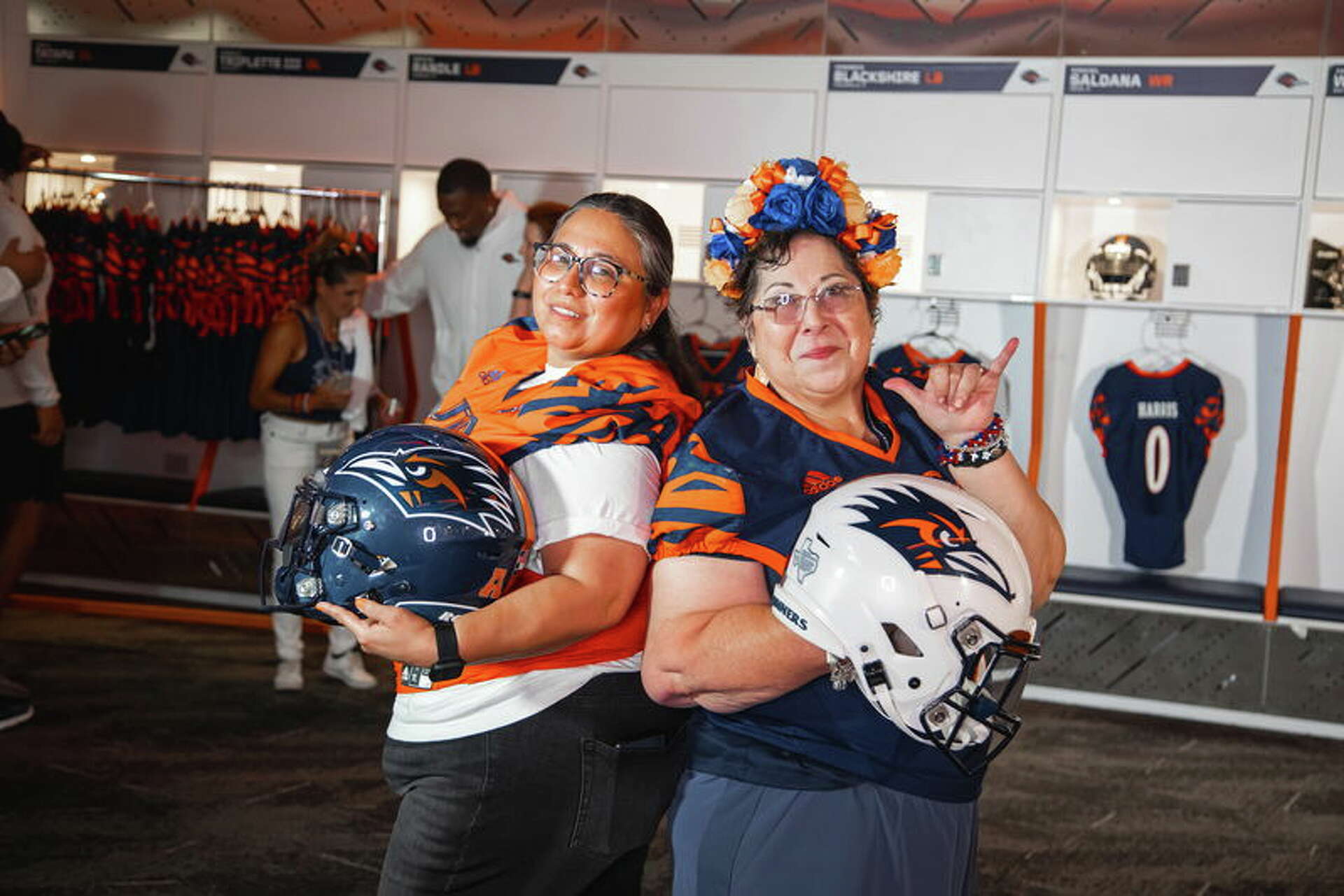 First Helmets and Heels event connects female fans to UTSA’s football
