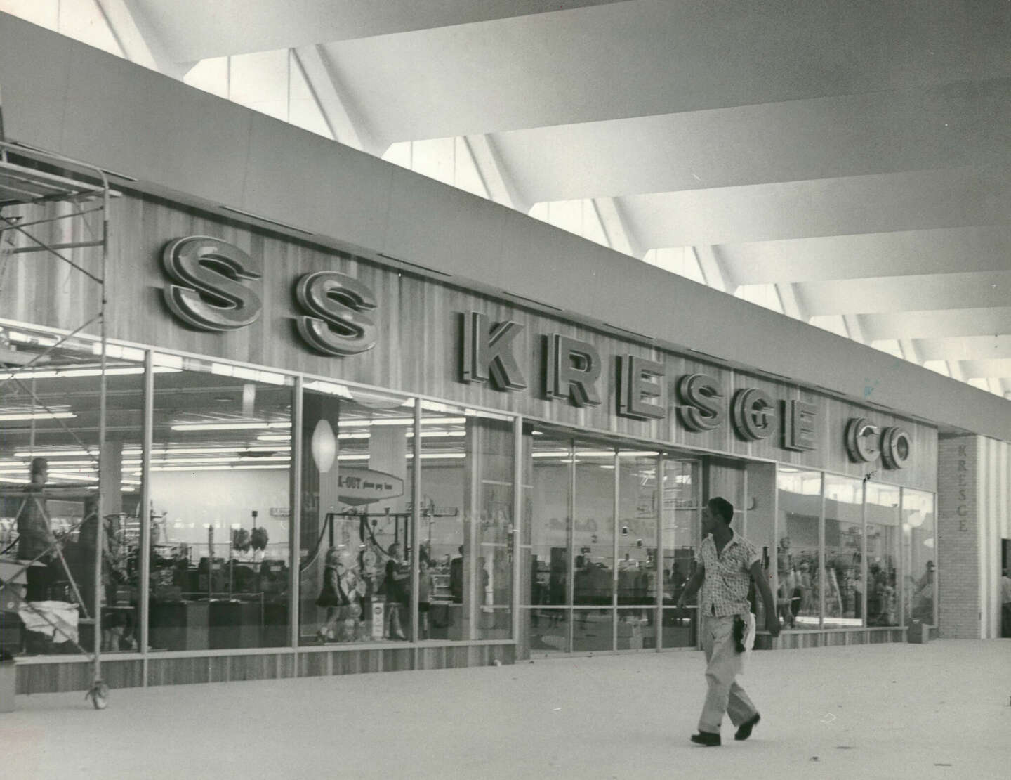 Former Sharpstown Center gets new lease on life as PlazAmericas