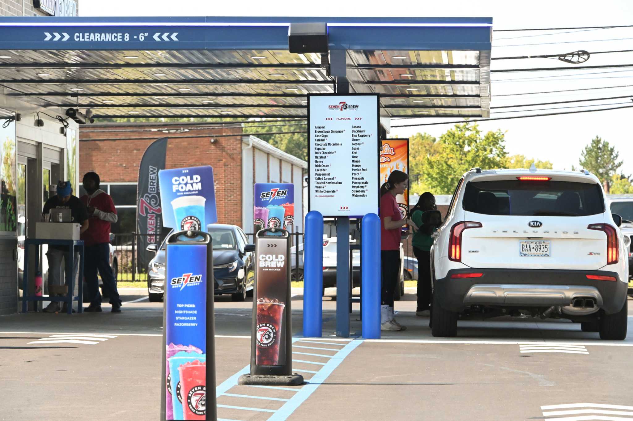 7 Brew Drive Thru Coffee celebrates Colonie store opening