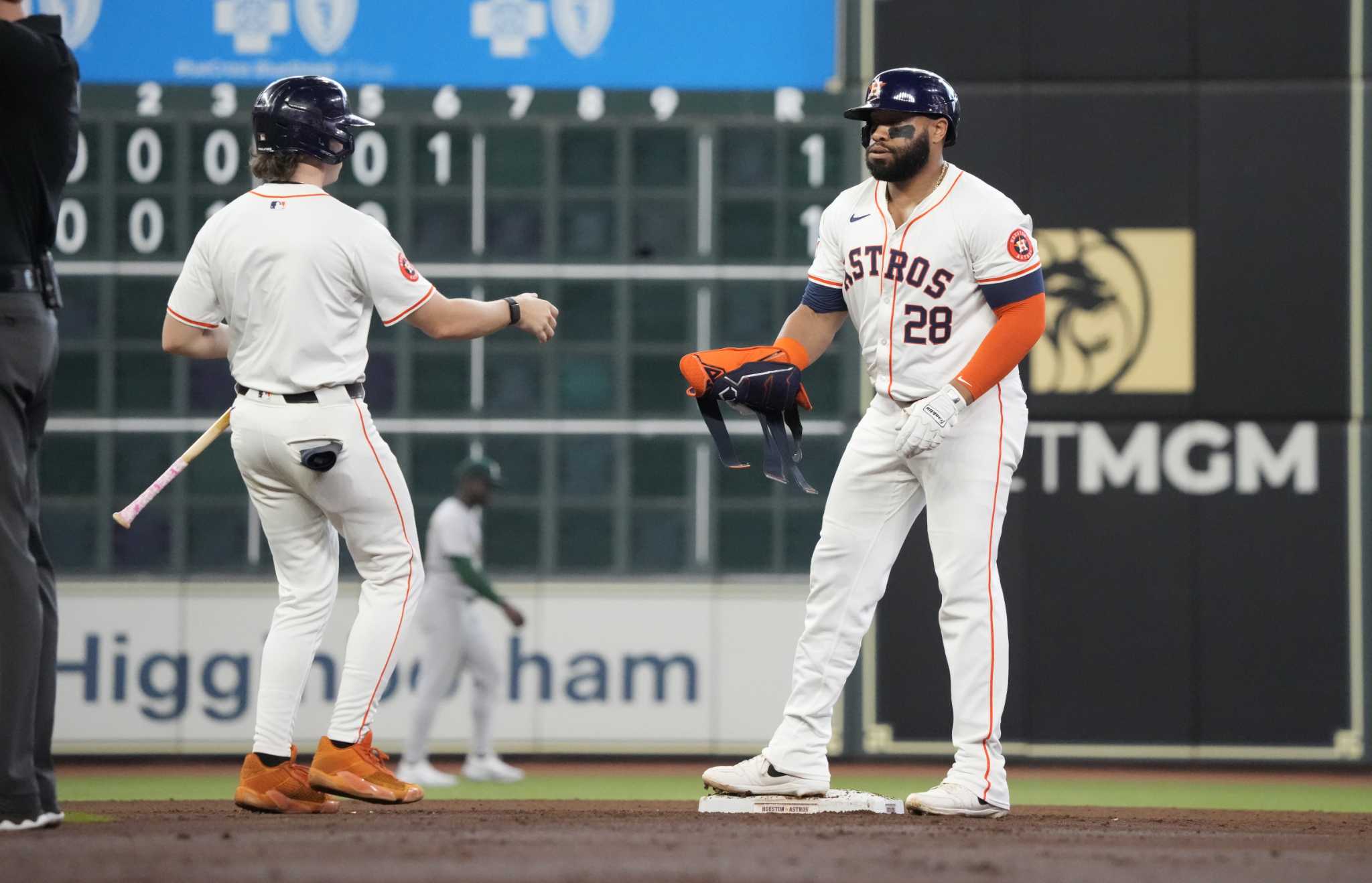 Astros first baseman Jon Singleton's bat coming to life at right time