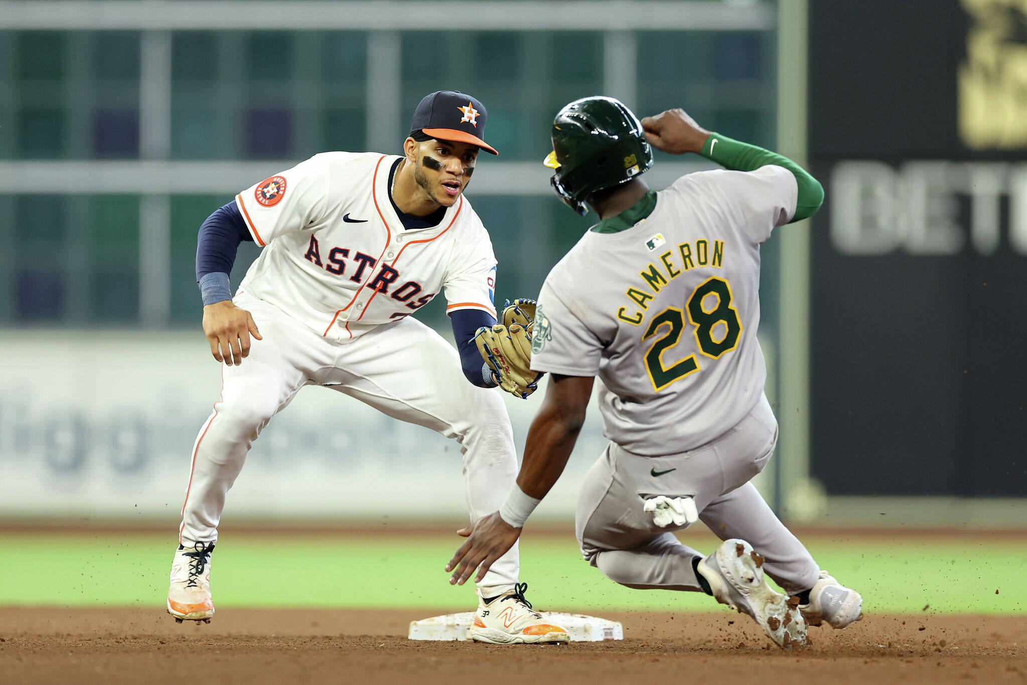 Why are the Astros struggling against sub-.500 teams?