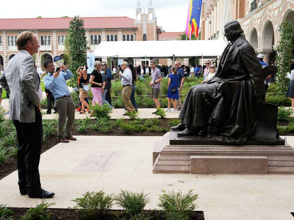 Rice University reopens quad designed by Nelson Byrd Woltz