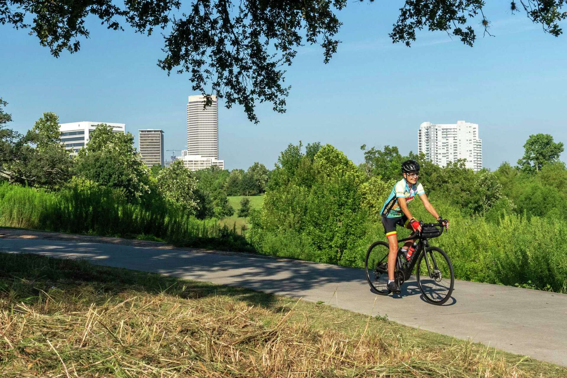 Knee replacement hasn't stopped Houston woman Ellen Yarrell