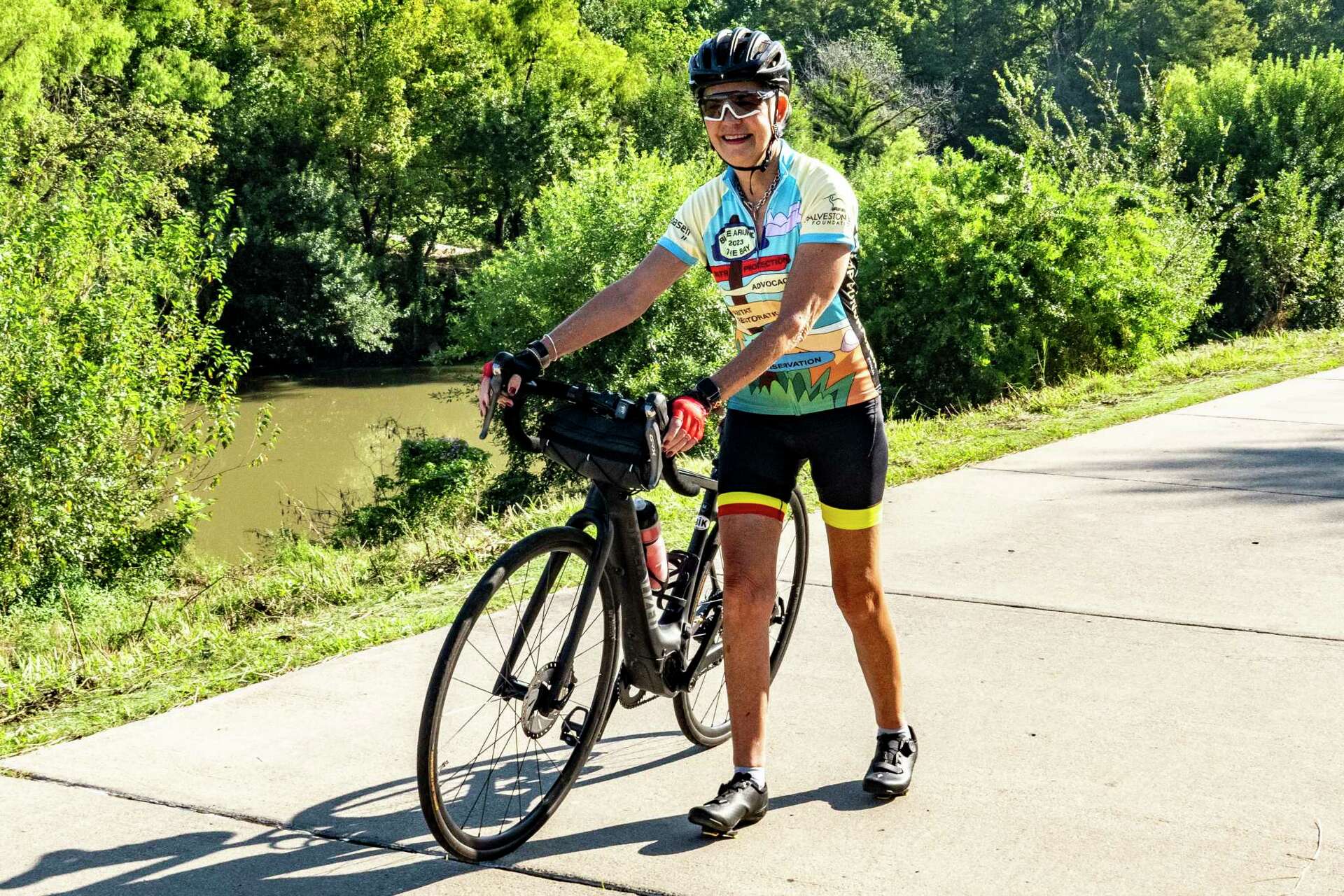 Knee replacement hasn't stopped Houston woman Ellen Yarrell
