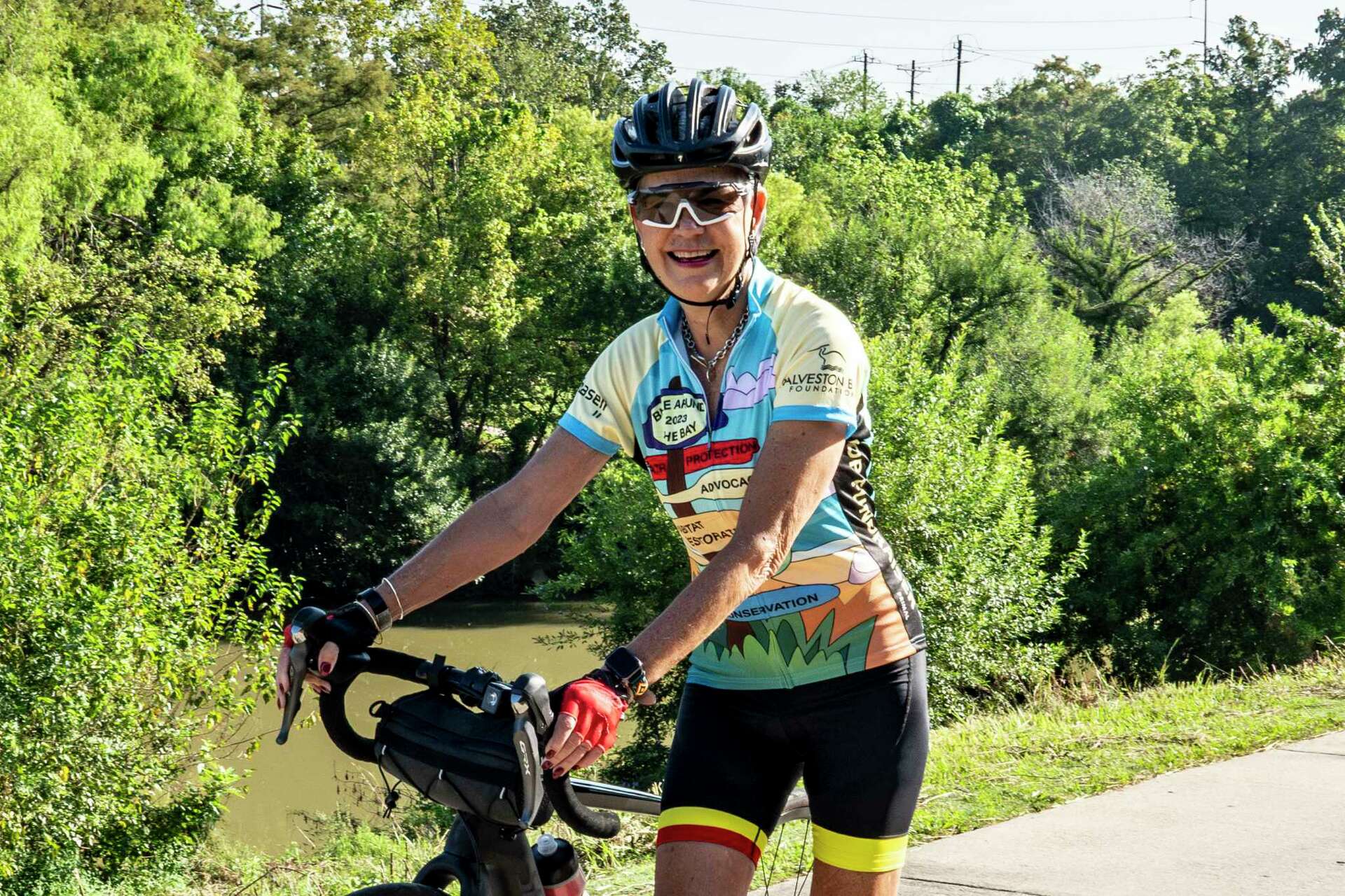 Knee replacement hasn't stopped Houston woman Ellen Yarrell