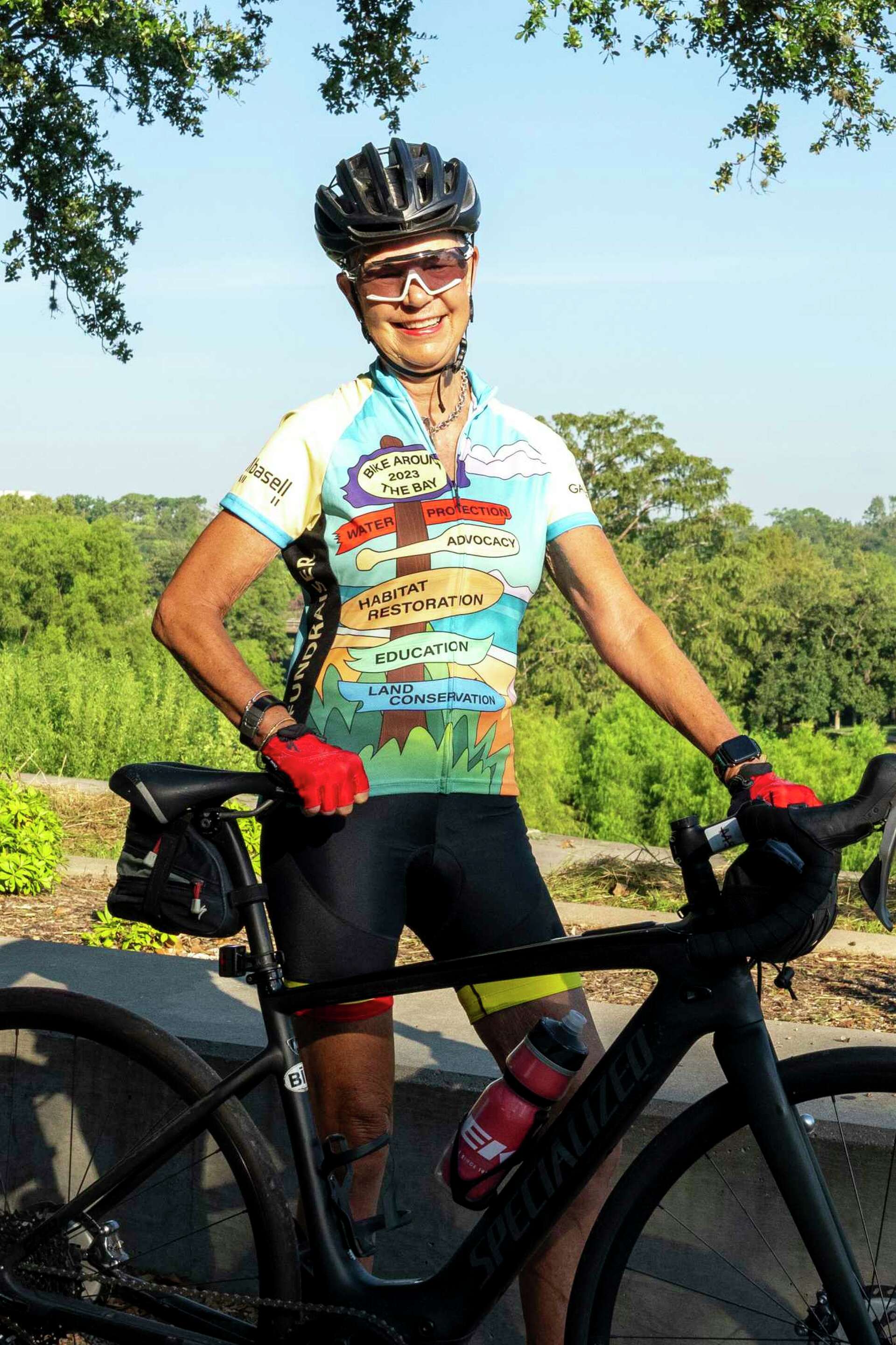 Knee replacement hasn't stopped Houston woman Ellen Yarrell