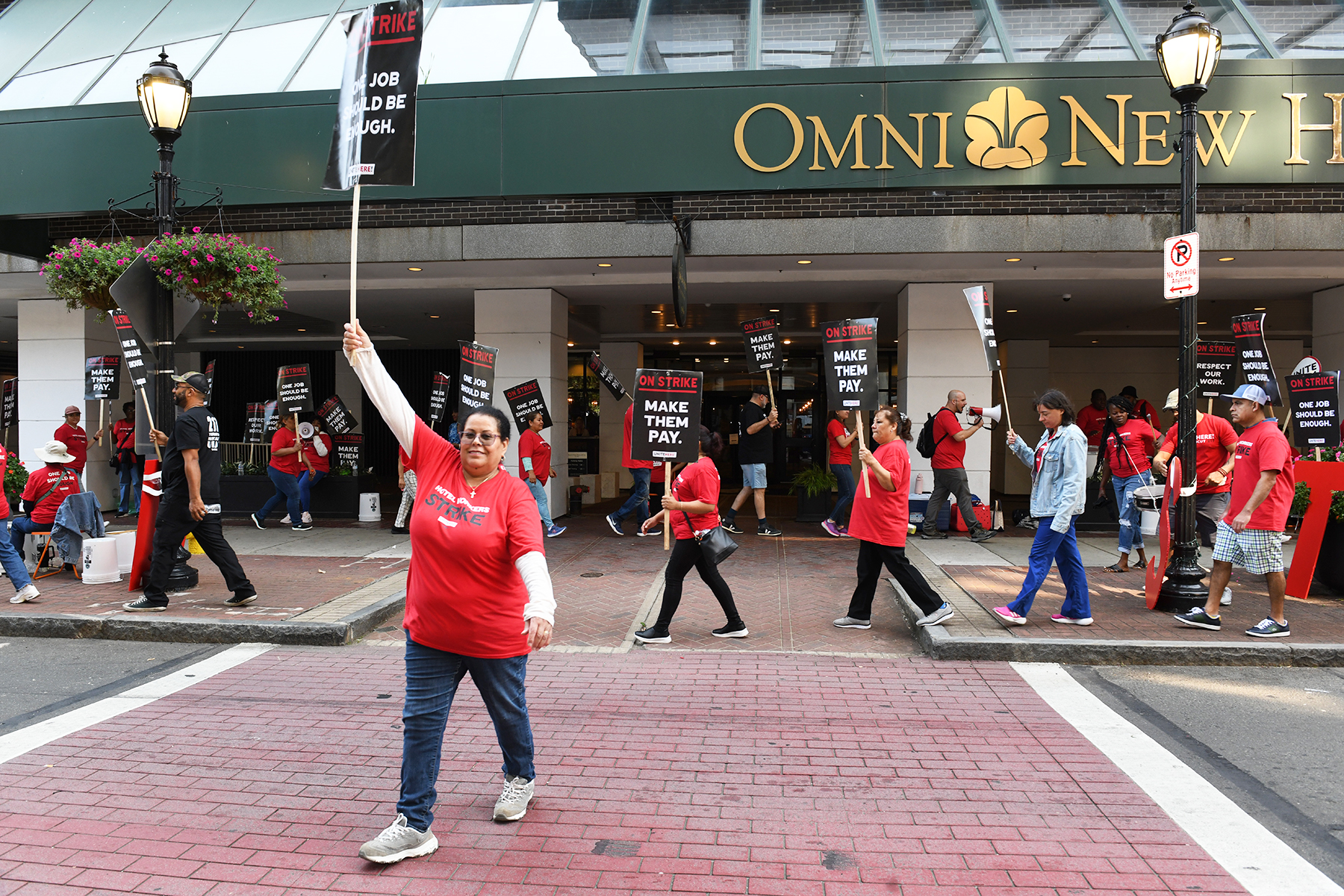 Omni New Haven, union workers reach and ratify contract settlement