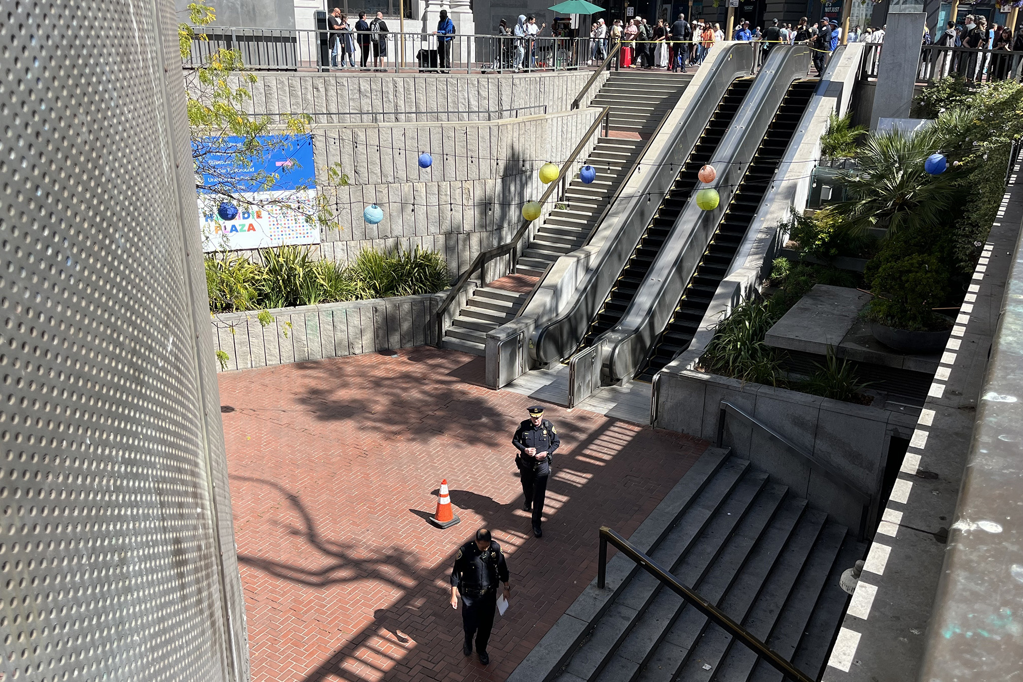 SF police shoot man after chase ends in Powell Street BART station