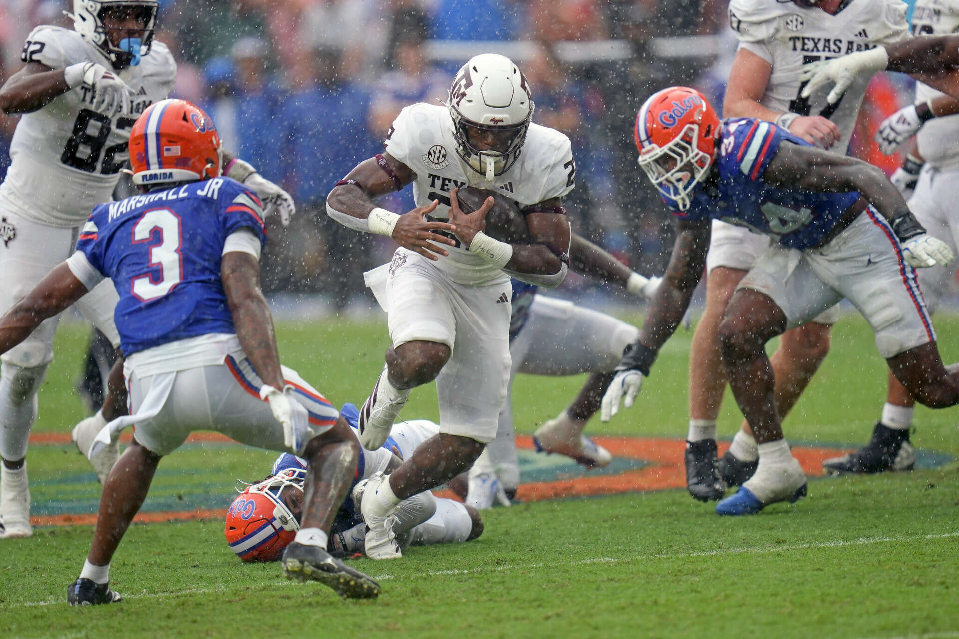 Texas A&M football: EJ Smith gives Aggies a boost at running back
