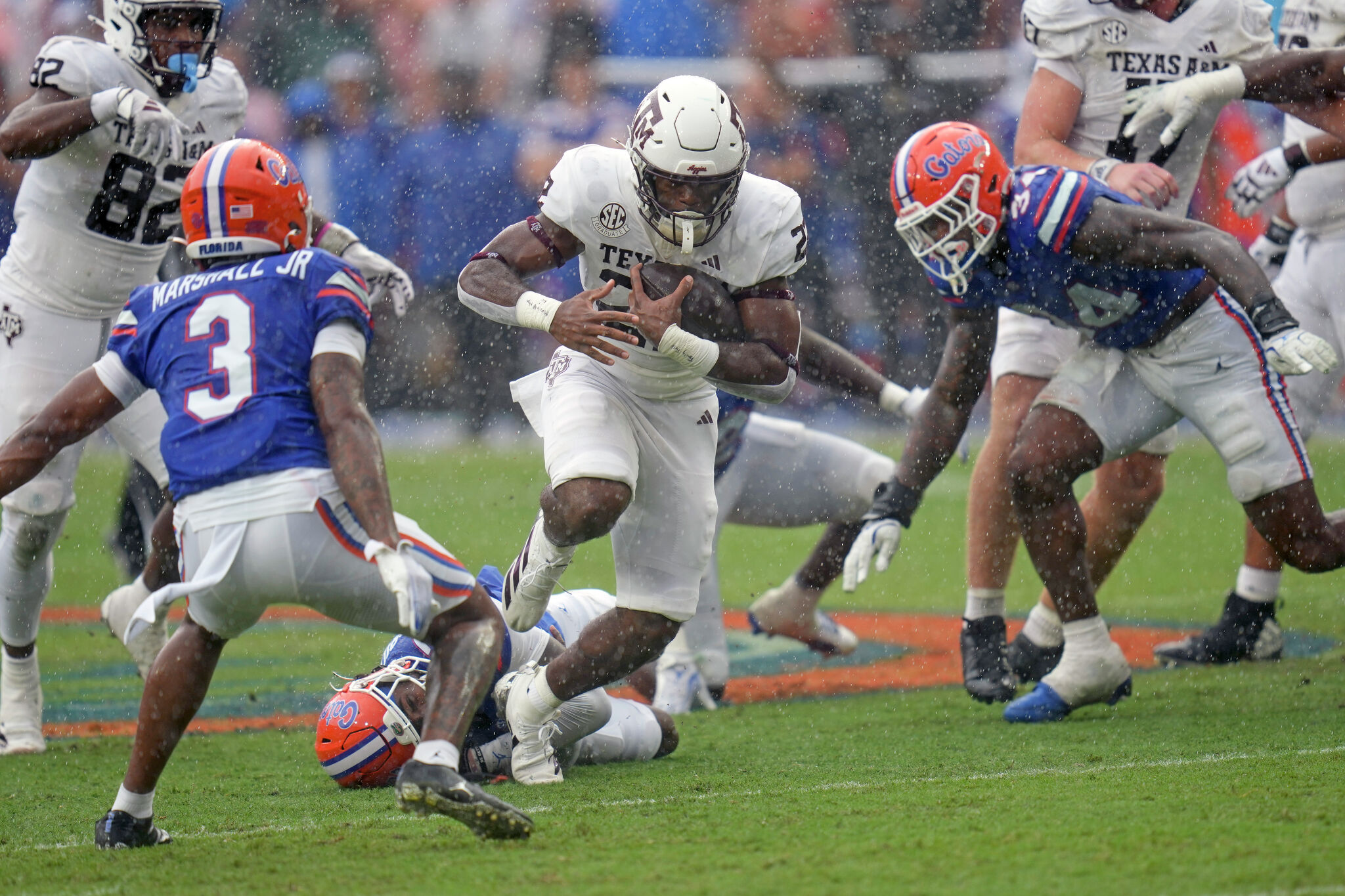 Texas A&M football: EJ Smith gives Aggies a boost at running back