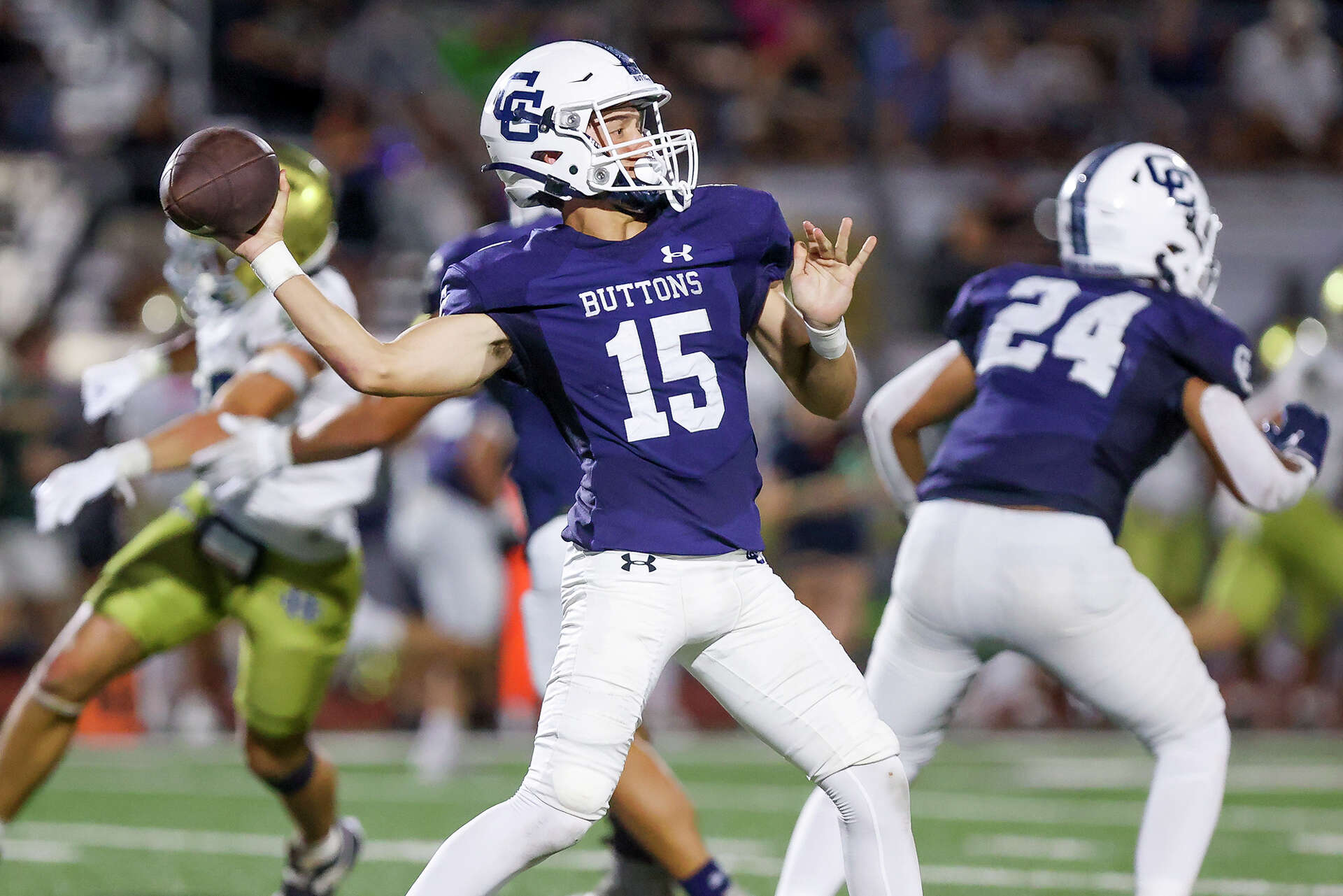 Holy Cross football beats Central Catholic in Holy Bowl