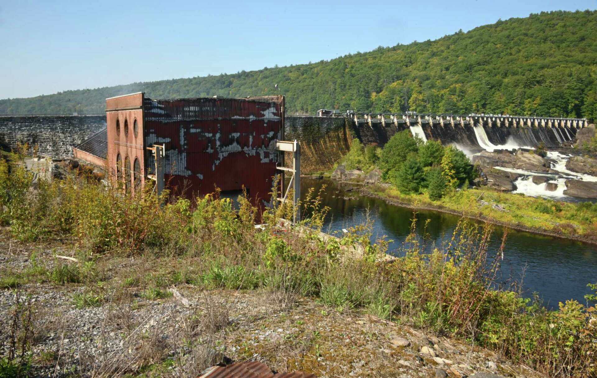 Spier Falls Dam power station on Hudson River damaged in massive blaze