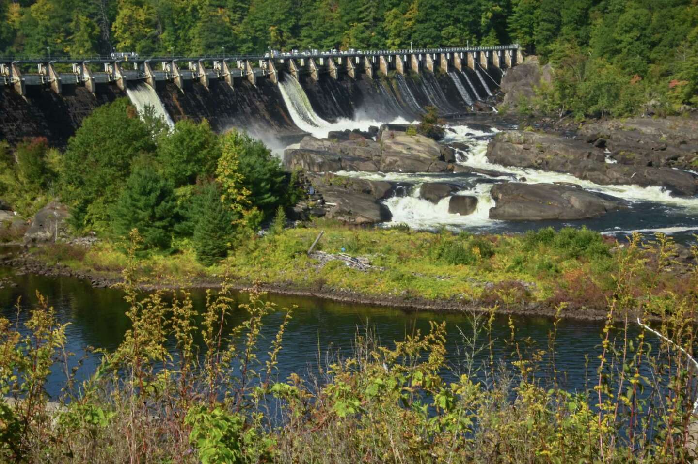 Spier Falls Dam power station on Hudson River damaged in massive blaze
