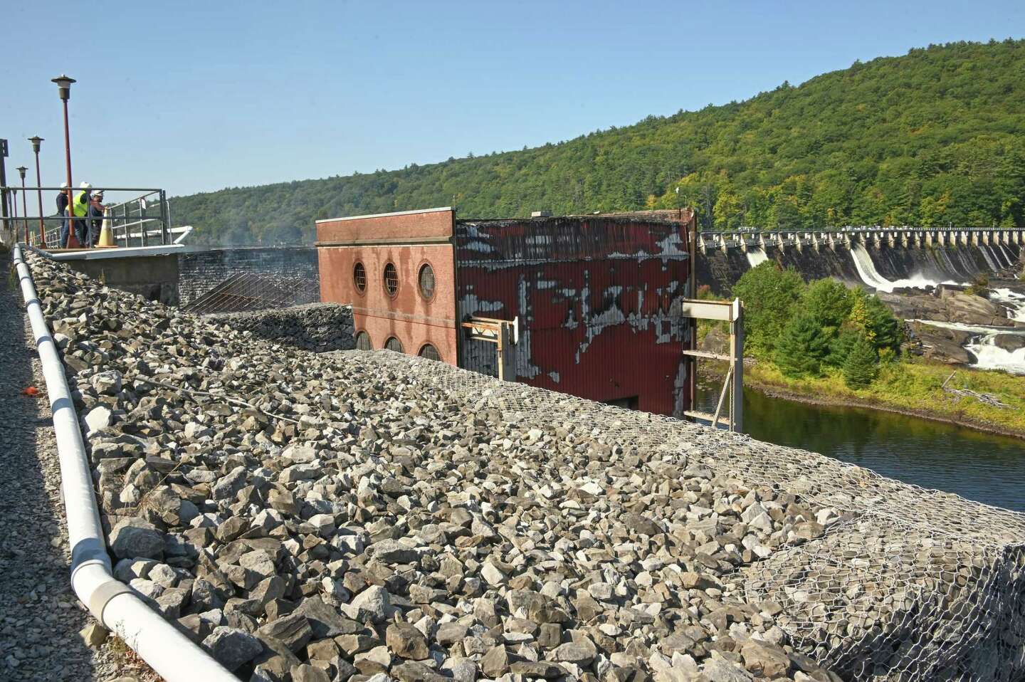 Spier Falls Dam power station on Hudson River damaged in massive blaze