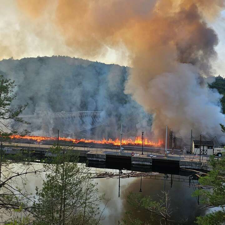 Spier Falls Dam power station on Hudson River damaged in massive blaze