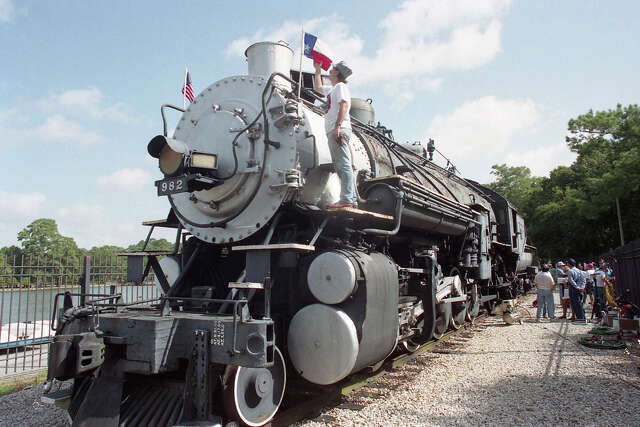 Texas group wants $3.5M to restore 105-year-old locomotive