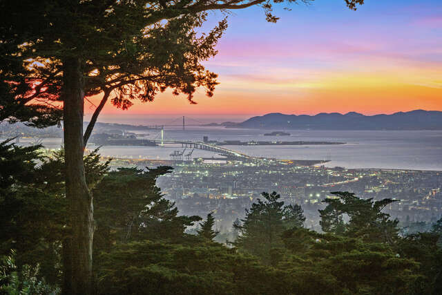 Bay Area hillside home comes with one-of-a-kind 28-ton glass deck