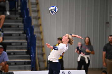 UConn volleyball player Grace Maria has family connection to Huskies