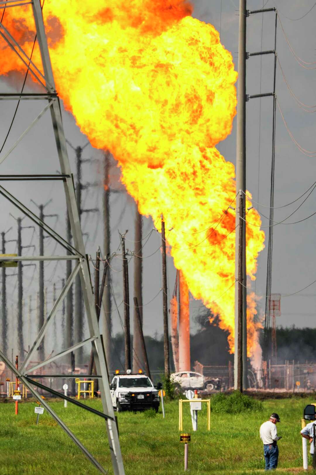 Deer Park fire: Pipeline still burning, evacuations to remain