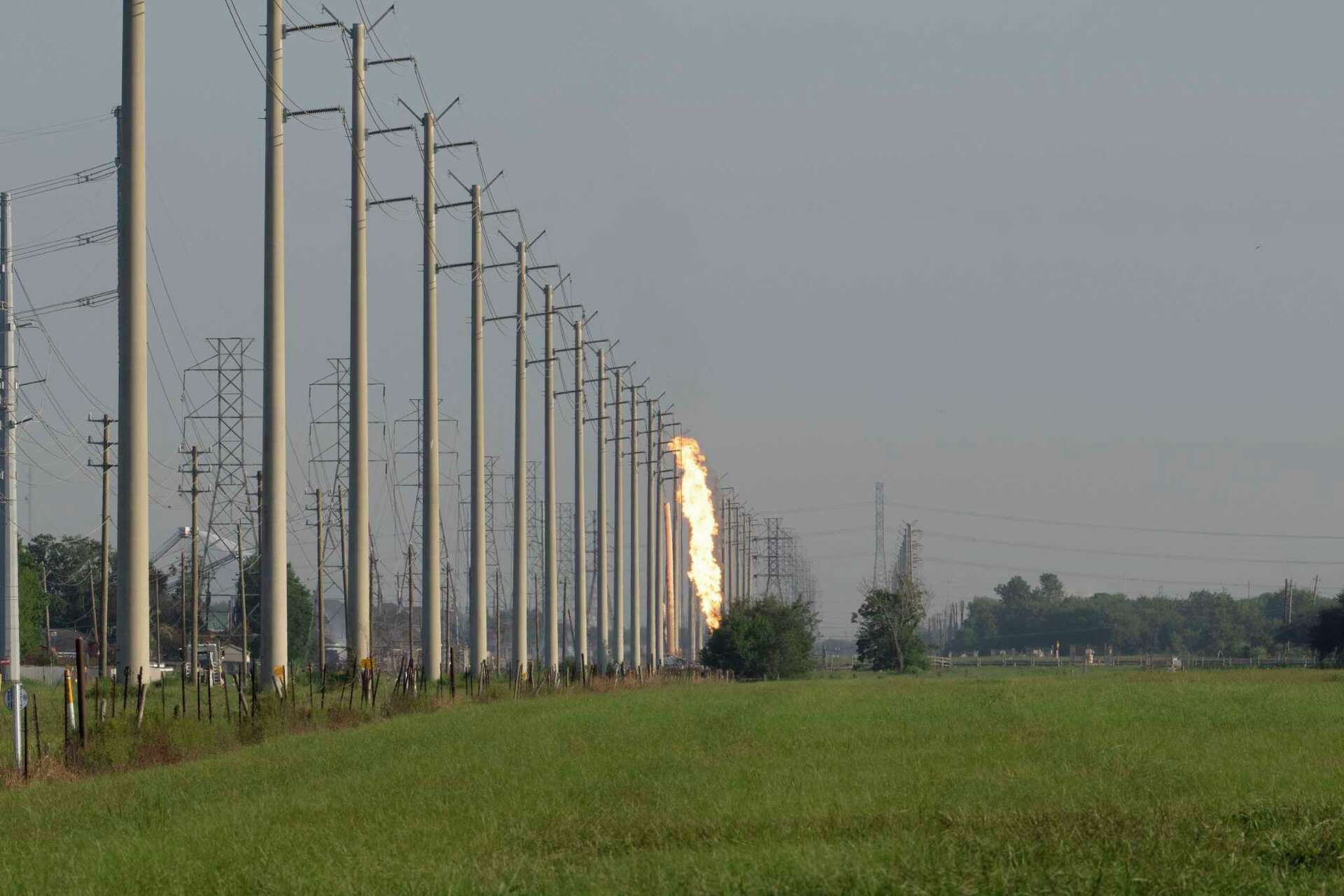 Deer Park fire: Pipeline still burning, evacuations to remain