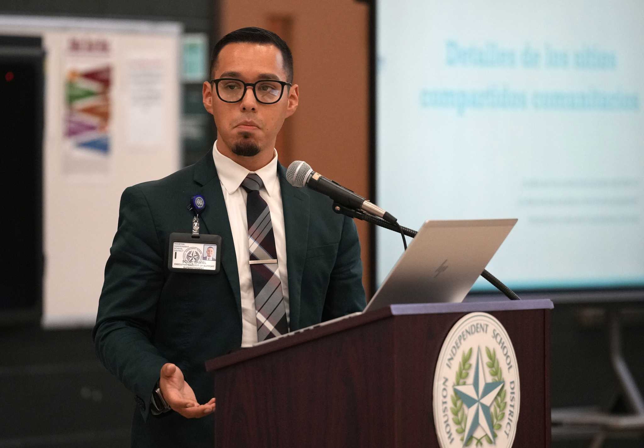 Top HISD official hired to lead Fort Worth ISD in new takeover