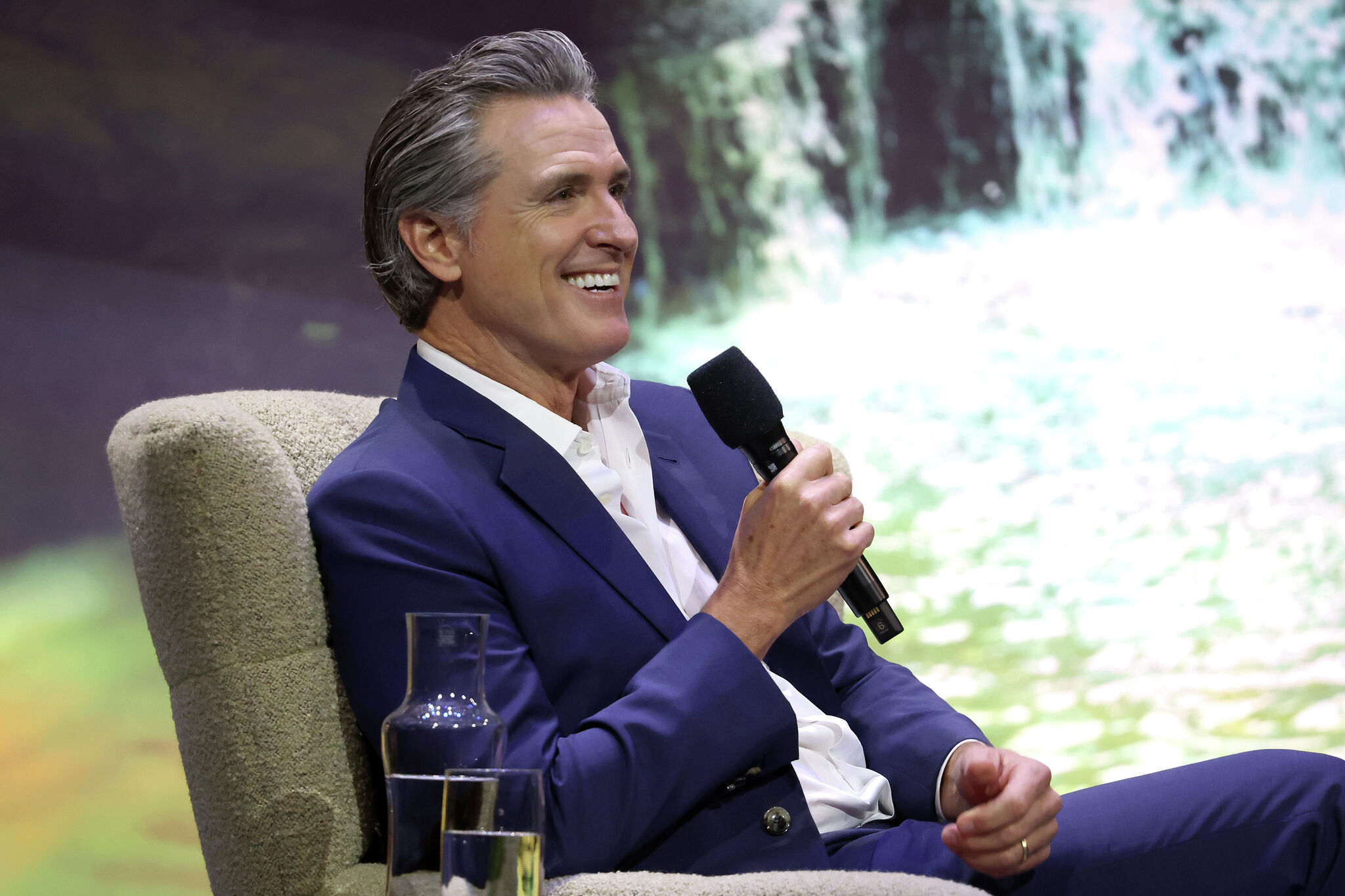 Gavin Newsom signs California laws to rein in AI election deepfake ads