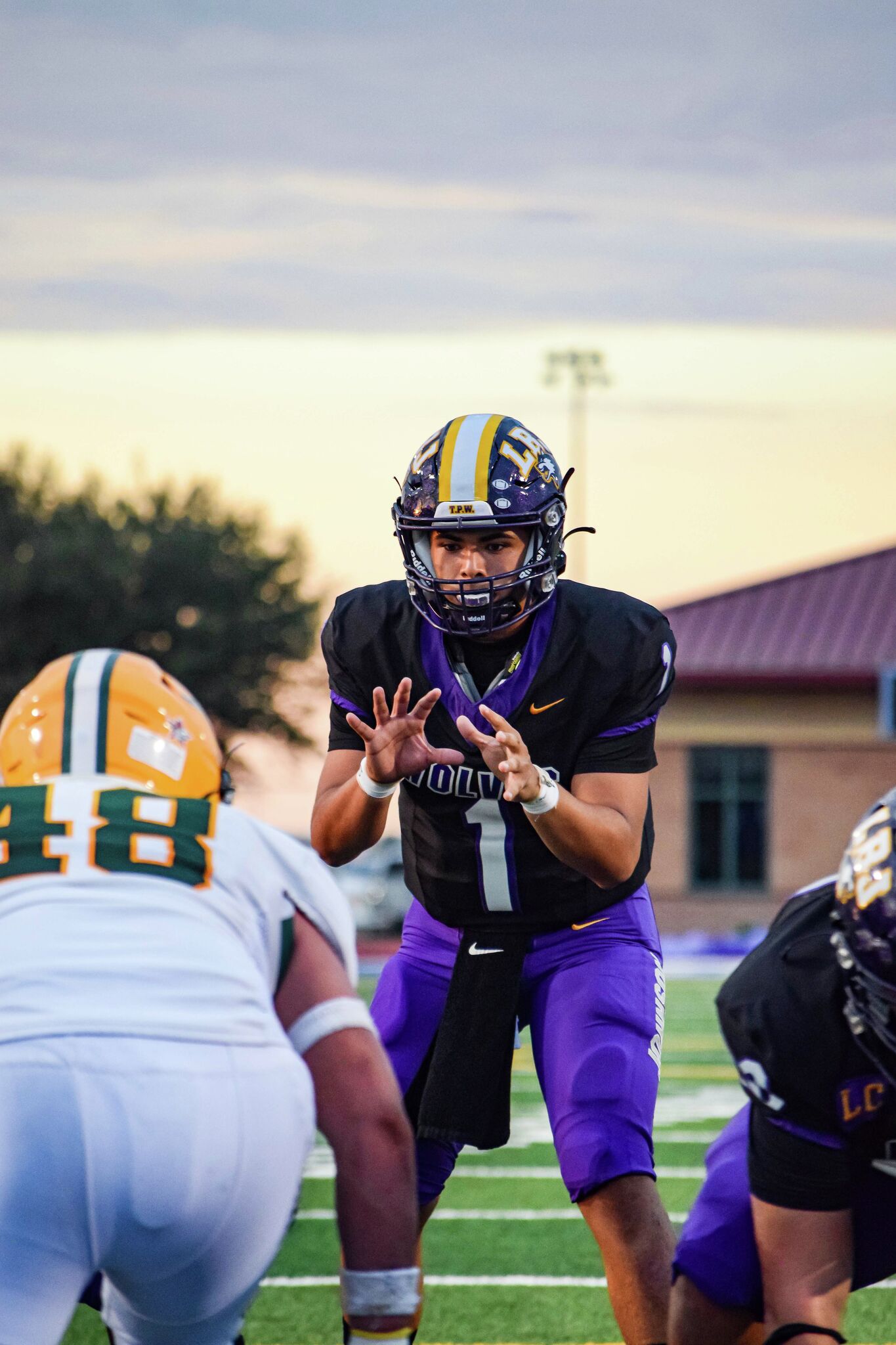 Laredo LBJ Wolves to face winless Mission Veterans Memorial at home