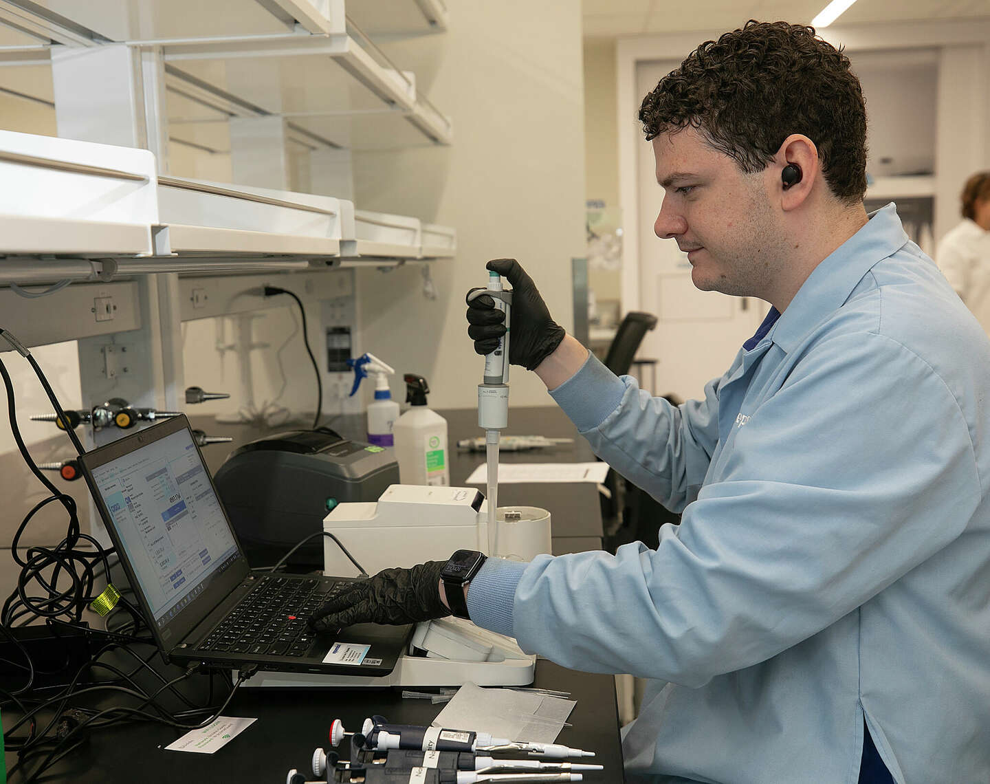 Biotech incubator opens largest U.S. lab in New Haven as cluster seeks