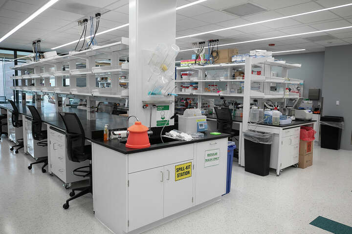 Biotech incubator opens largest U.S. lab in New Haven as cluster seeks