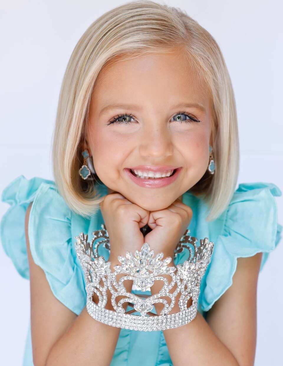 Miss Elementary America winners Millie Jean Melancon and Anslee Guy