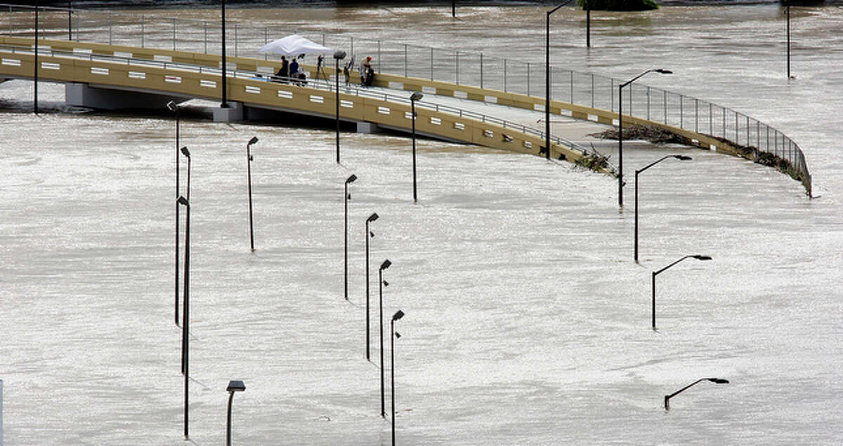 Laredo flooding continues