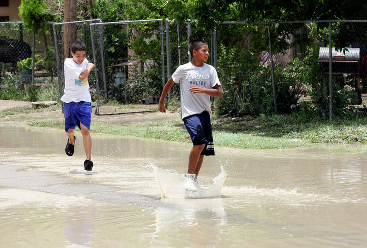 Laredo flooding continues