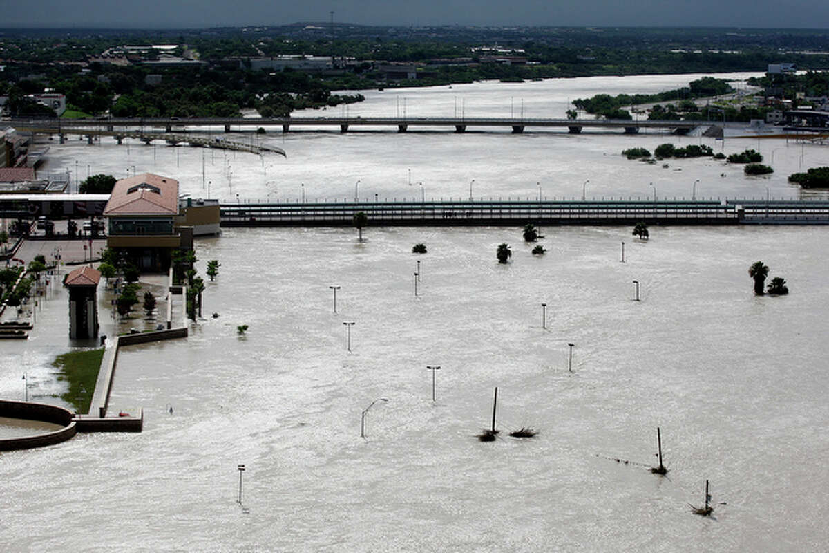 Laredo flooding continues