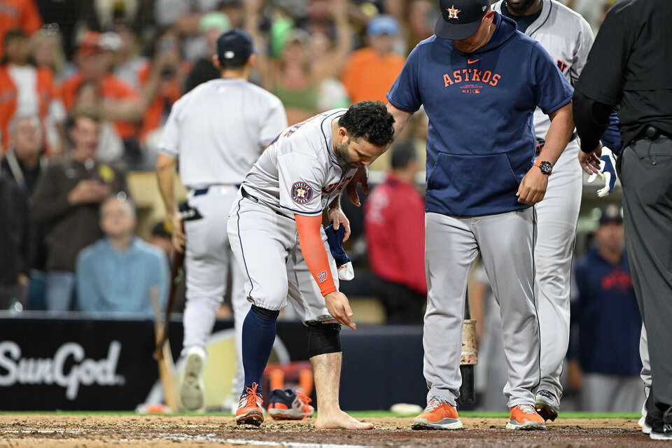 Photos show Jose Altuve get ejected for taking off his shoe